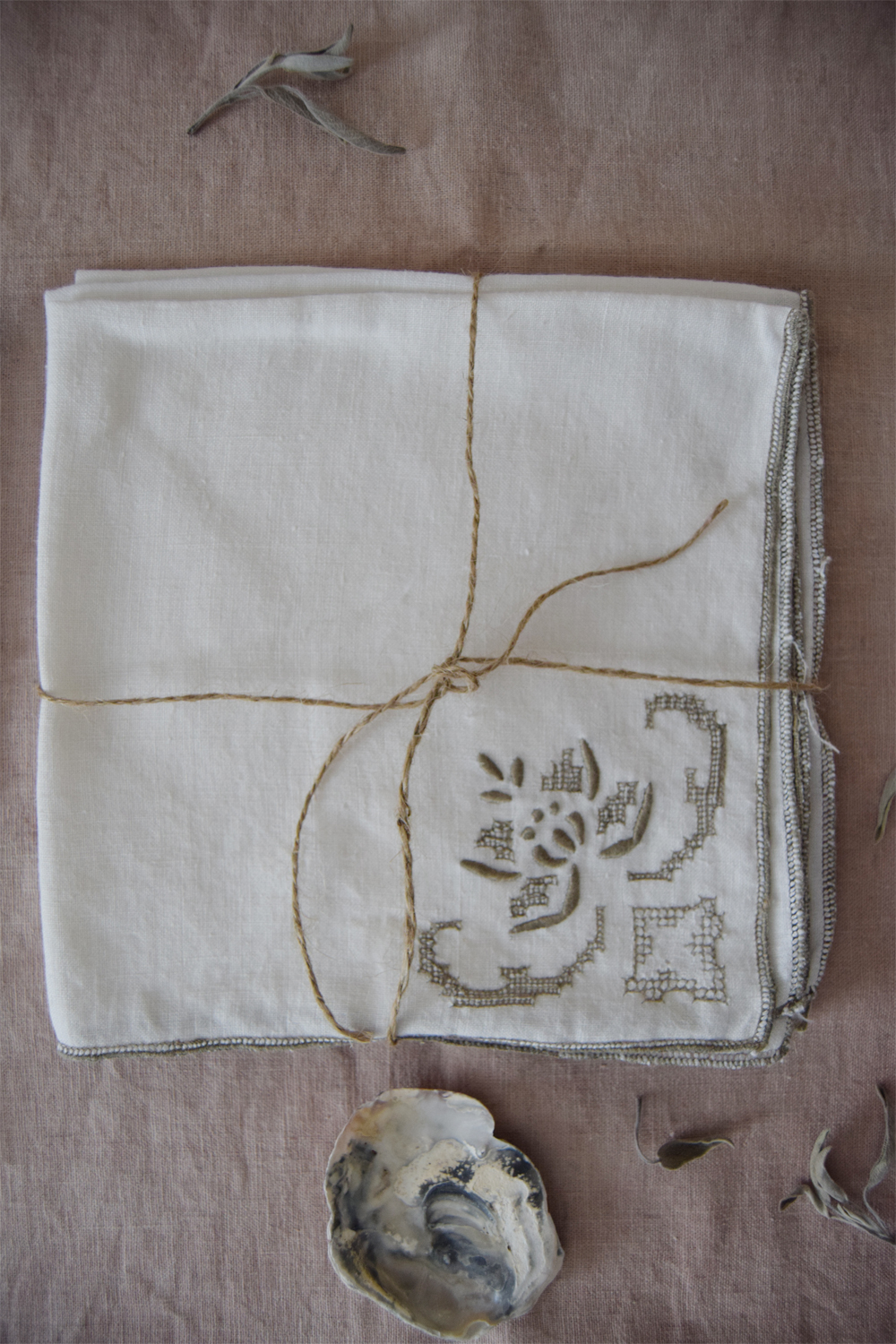 Cream Linen Napkin with Flower Motif set of 3 - Beautiful Heirloom Home